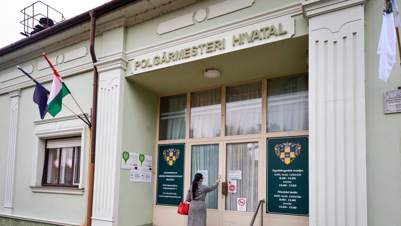 Sándorfalva önkormányzatát is elérte a vírus
