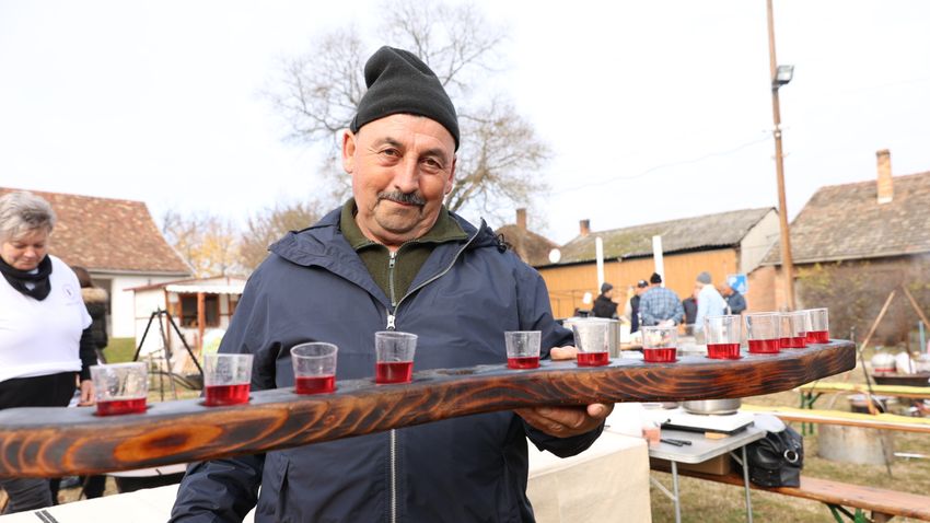 DELMAGYAR - Szárma főtt a Bűbáj Élménybirtokon - fotók: Karnok Csaba