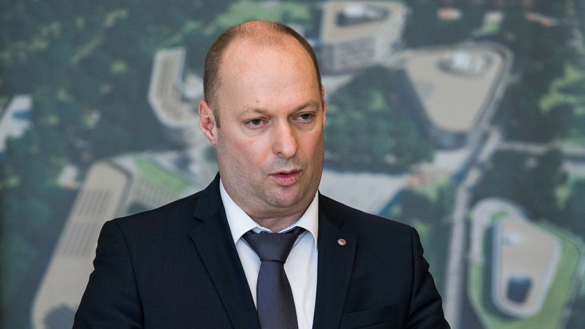 DELMAGYAR - Díjat kapott Bozó Gábor