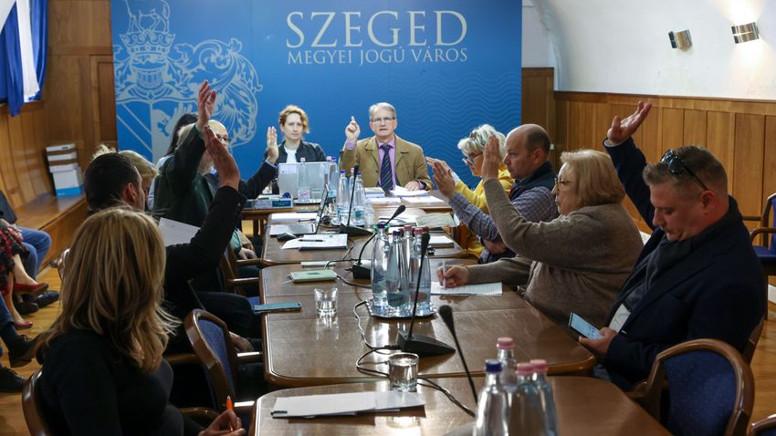 DELMAGYAR - Peller Károly visszavonta színházi főigazgatói pályázatát ...