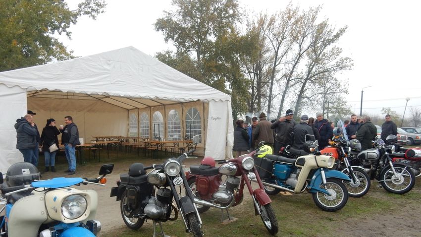DELMAGYAR - Régi, különleges autók és motorok is részt vettek a ...