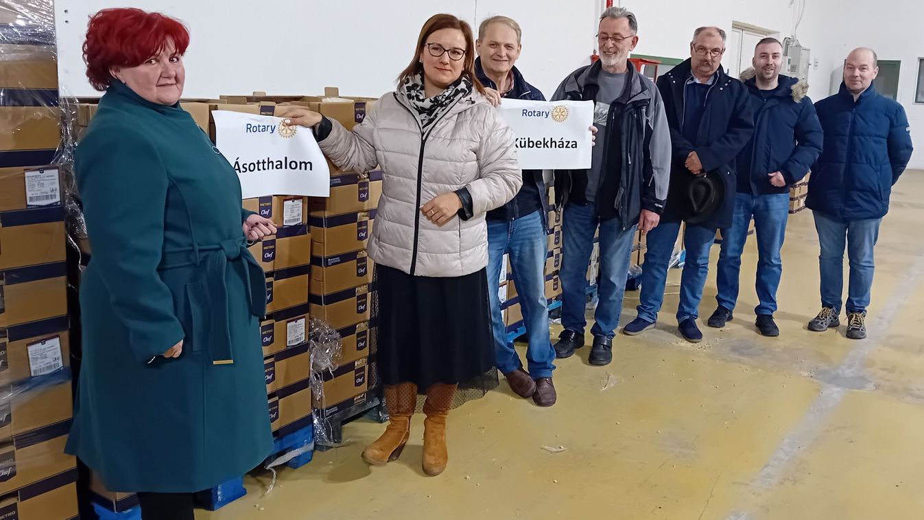 Több mint 8 millió forintért jótékonykodott karácsonyra a Rotary - Galéria