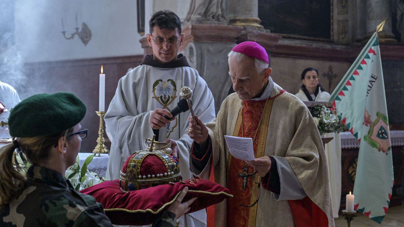 Koronaszentelést tartottak a szegedi ferences templomban – Galéria, Videó