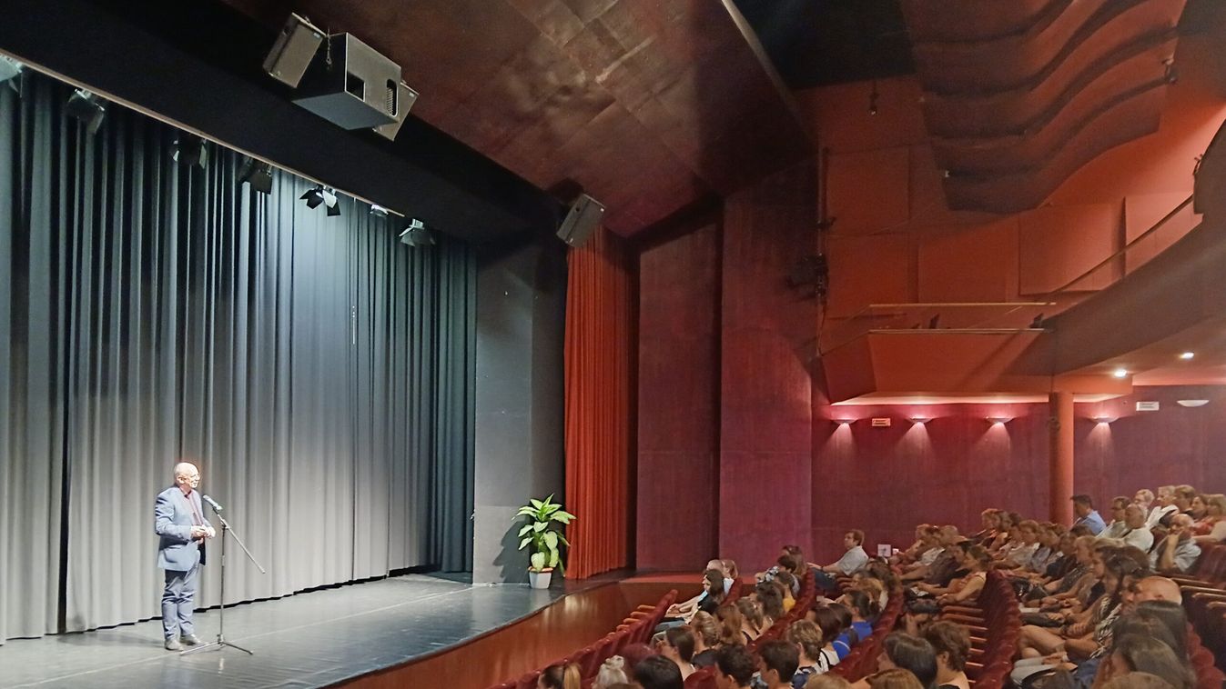 Pedagógusait köszöntötte Mórahalom