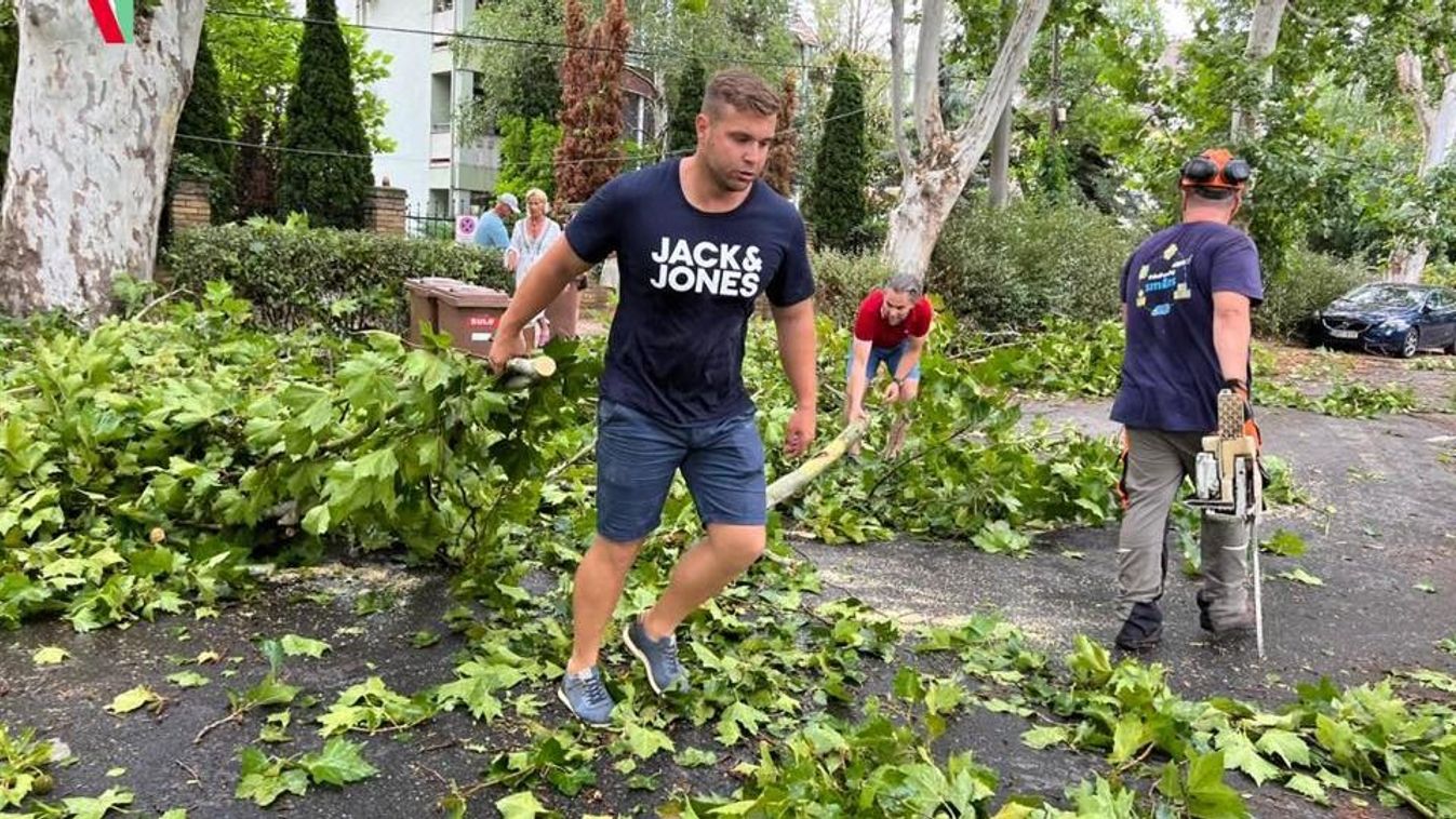 A miniszterelnök megköszönte a viharkárokon dolgozók munkáját