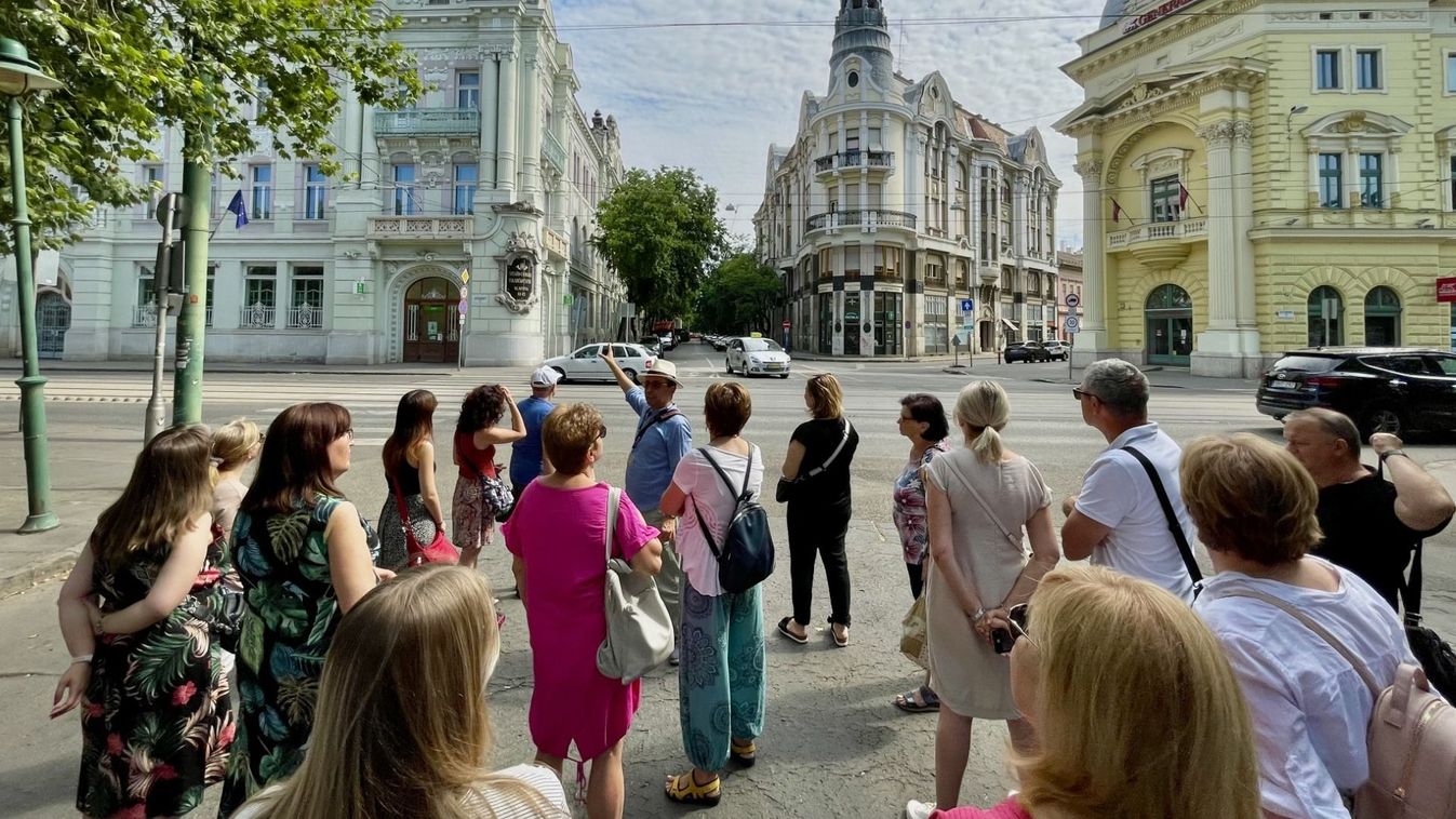 Sétával fedezték fel a zsidóság emlékeit Szegeden