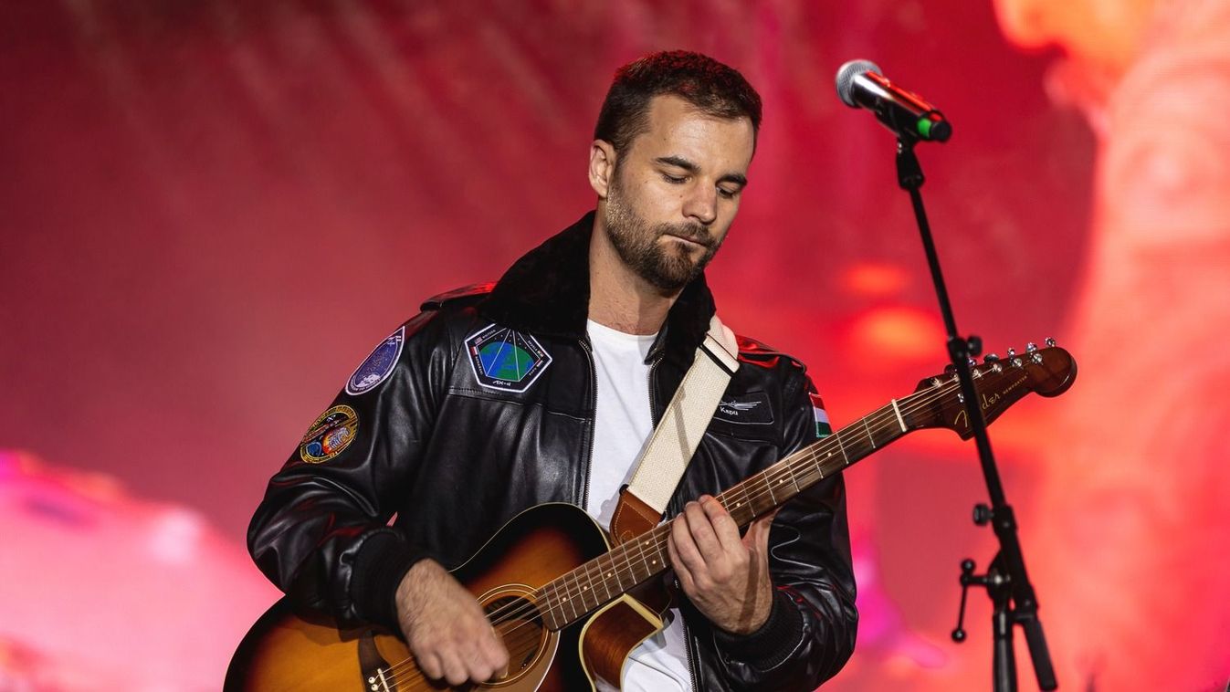 Bagossy Brothers Company klipben Kapu Tibor gitározik