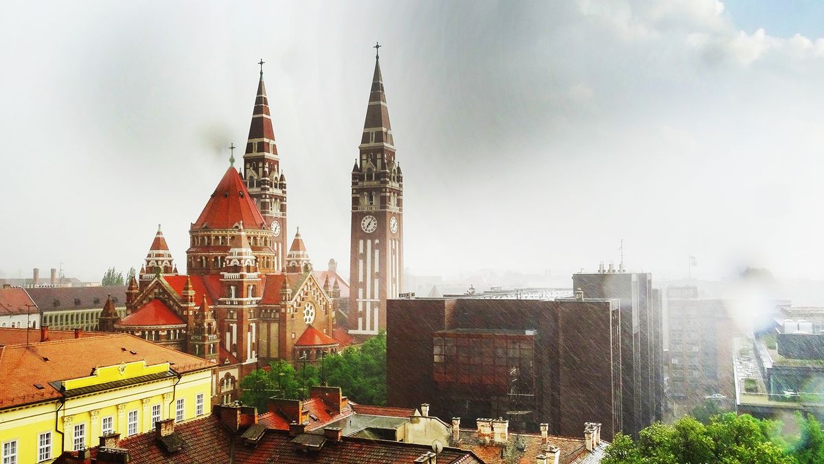 Káoszos vasárnap jöhet: Csongrád-Csanádot eléri az őszi vihar