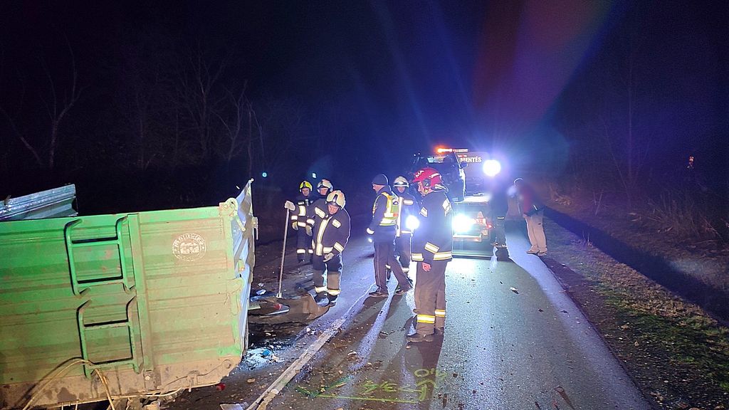 Egy traktor hátuljának csapódott egy autó Makó közelében | DELMAGYAR