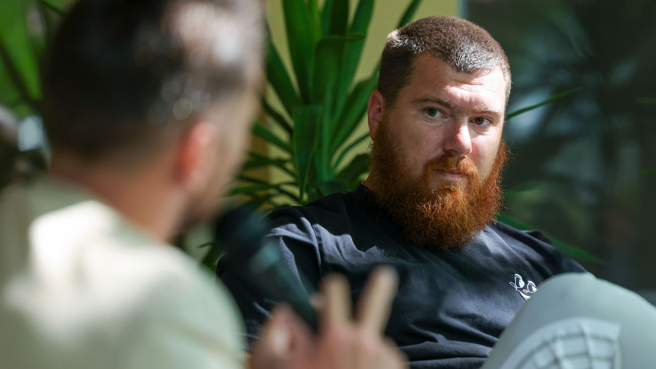 Ádám Martin továbbra is az olvasók kedvence