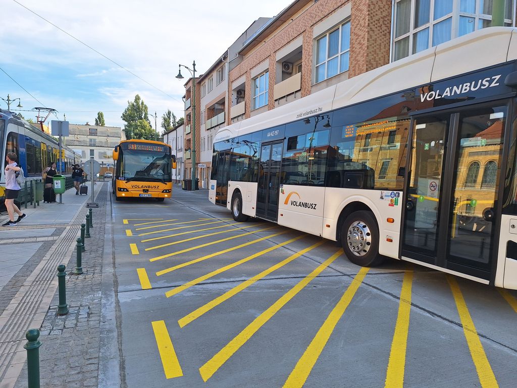 Visszatért a megszokott forgalmi rend az Indóház téren | DELMAGYAR