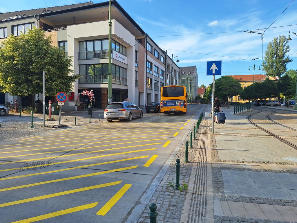 Visszatért a megszokott forgalmi rend az Indóház téren | DELMAGYAR
