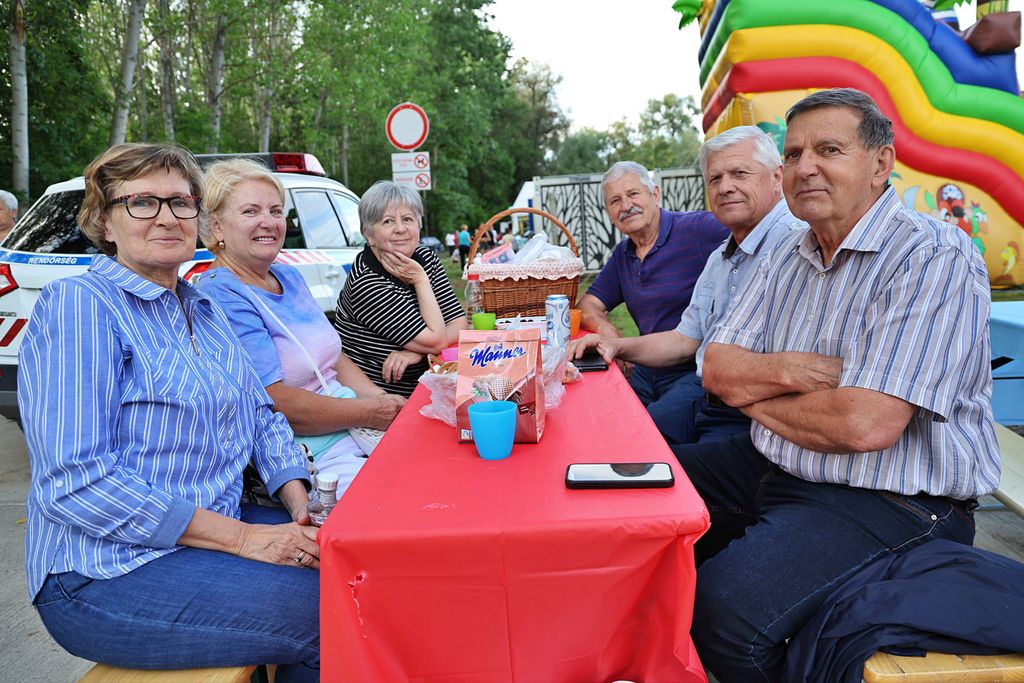 Halfesztivál a Tisza-parton: harcsakolbász és BBQ lazac is készült