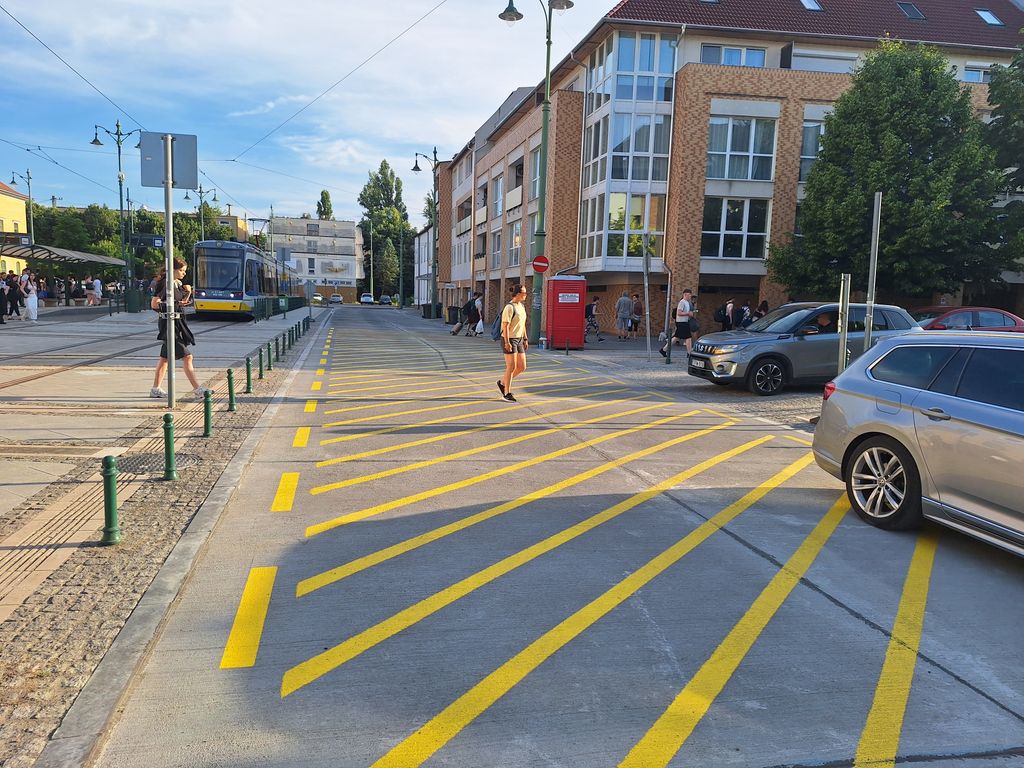 Visszatért a megszokott forgalmi rend az Indóház téren | DELMAGYAR